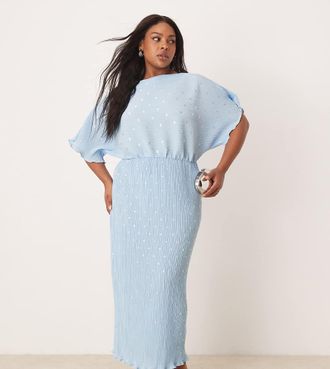 Never Fully Dressed Plus Tilly - Robe pliss&eacute;e longue &agrave; &eacute;paules d&eacute;nud&eacute;es - Bleu