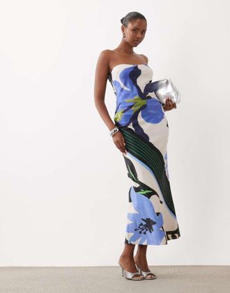 Asos robe longue bandeau en satin &agrave; imprim&eacute; abstrait et doublure contrastante-Multi