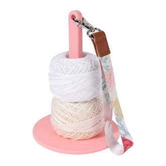 Generic Garnhalter Kunststoff Spinnen Strickwerkzeuge H&auml;kelst&auml;nder DIY N&auml;hgarnspule mit Handschlaufe Wollkn&auml;uelwickler(Pink)
