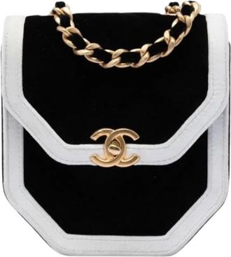 Chanel Sac bandouli&egrave;re mini &agrave; rabat matelass&eacute; en velours Pre-owned - Femme - Pre-owned - Noir - Taille: ONE Size