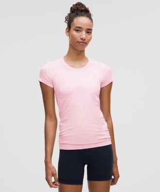 lululemon Swiftly Tech Kurzarmshirt 2.0 Hüftlänge für Frauen - Größe 10 in Pink Organza