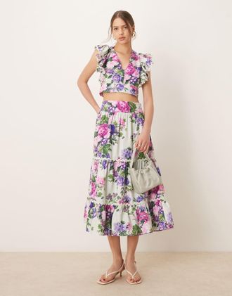 Hope & Ivy Jupe longueur mollet à fleurs avec volants étagés et bords ondulés - Multicolore-Violet