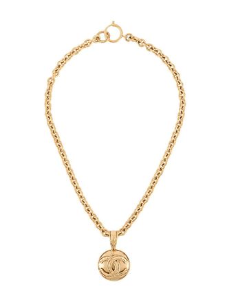 Chanel collier à pendentif logo - Or