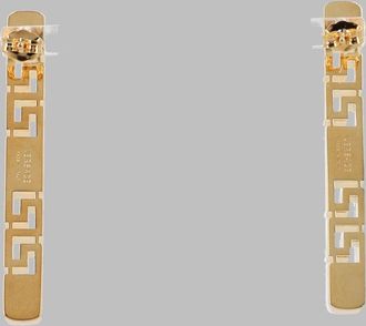 Versace Greca Earrings - Gold