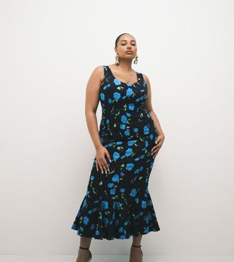 Asos Curve ASOS DESIGN Curve - Midi-Sommerkleid in Schwarz mit U-Ausschnitt, Godet, Schwalbenschwanz und Blumenmuster-Bunt