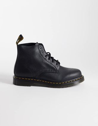 Dr. Martens 101 6-Loch-Stiefel in Schwarz