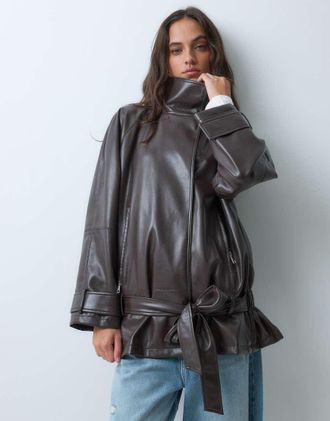Asos Jacke in Lederoptik mit G&uuml;rtel in Bitter-Schokolade-Braun