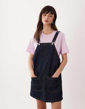 Miss Selfridge Robe chasuble en jean avec boucles-Bleu