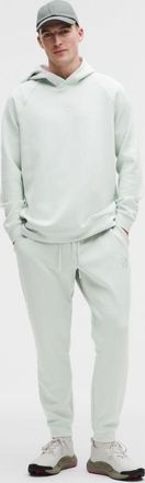 lululemon Smooth Spacer Jogginghose, normale L&auml;nge Stack f&uuml;r M&auml;nner - Gr&ouml;&szlig;e 2XL in Pelican