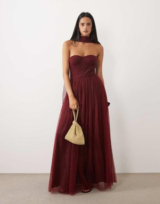 Lace & Beads robe longue corset en tulle &agrave; bandeau et col foulard bordeaux-Rouge