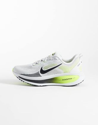 Nike Vomero 18 baskets blanches et jaunes