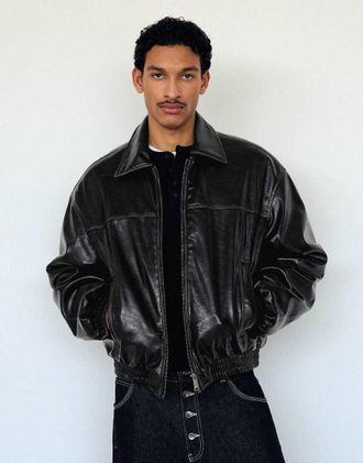 Bershka Kastige Jacke in schwarzer Lederoptik