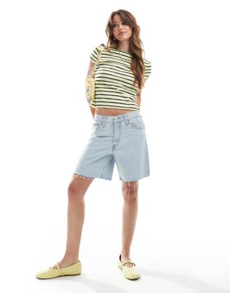 Levi's 94 - Weite Shorts in Hellblau