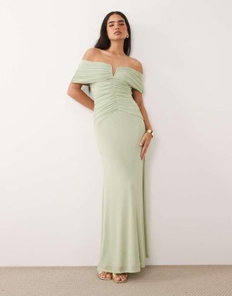 Asos Robe longue en tulle &agrave; &eacute;paules d&eacute;nud&eacute;es effet cape - Vert sauge