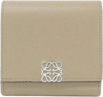 Loewe Portefeuille compact &agrave; rabat Anagram doccasion - Femme - Pre-owned - Beige - Taille: ONE Size