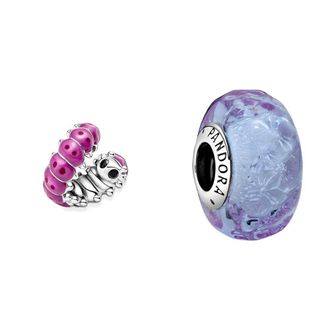 Pandora MOMENTS Charm Süße gekräuselte Raupe Silber 790762C01 & Wellenförmiges Lavendelblaues Murano-Glas Charm, 798875C00, Lila, 1,3cm