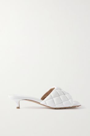 Bottega Veneta Mules En Cuir Matelassé - Blanc
