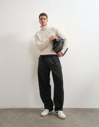 Topman pantalon large &agrave; ceinture, &agrave; rayures fines, &agrave; plis, gris