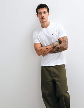 Barbour Essential Sports Logo-T-Shirt in Wei&szlig;
