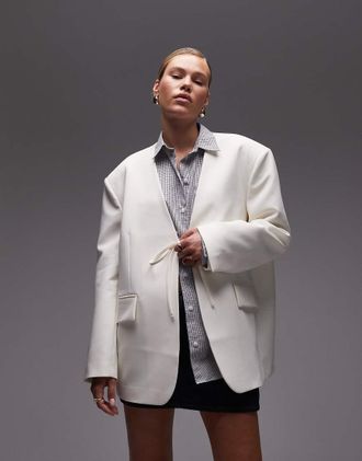 Asos Kragenloser Oversize-Blazer in Creme mit Bindedetail vorn-Braun