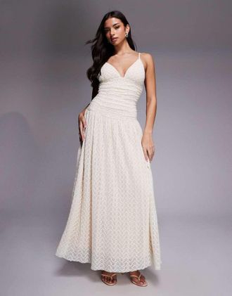 Ra-Re London - Robe longue fronc&eacute;e &agrave; taille basse et bretelles fines avec superposition en dentelle - Cr&egrave;me-Blanc