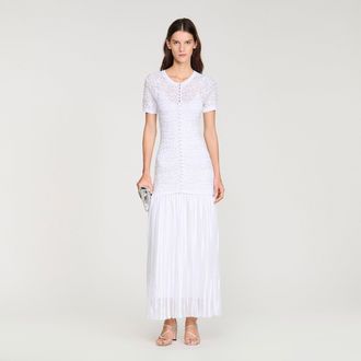 Sandro Langes Strickkleid mit Perlenbesatz