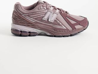 New Balance 1906 Sneaker in Mauve-ROT