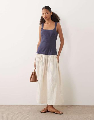 Asos Robe longue 2-en-1 avec buste contrastant - Bleu marine et blanc-multicolore