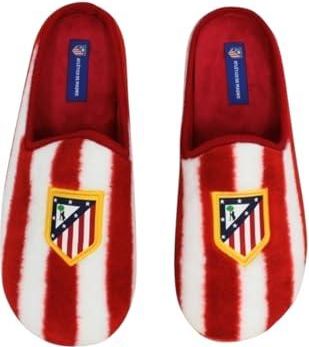 Shoes & Blues Chaussures de maison du FC Atletico de Madrid avec un design classique qui int&egrave;gre le blason officiel du club sur la raquette, fabriqu&eacute;es en Espagne, 
