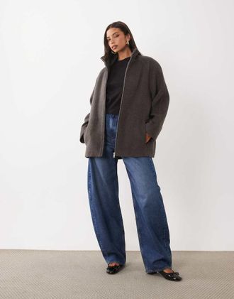 Asos veste Harrington habill&eacute;e zipp&eacute;e devant &agrave; taille cintr&eacute;e avec laine en moka-Marron