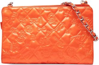 Chanel Hobo Bags - Quilted Embossed Patent Lucky Symbols Pochette - Gr. unisize - in Orange - f&uuml;r Damen