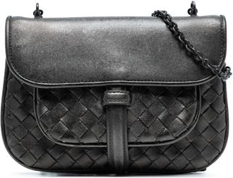 Bottega Veneta Hobo Bags - Mini Metallic Nappa Intrecciato Chain Flap Crossbo - Gr. unisize - in Grau - für Damen