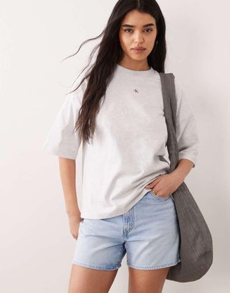 Calvin Klein Jeans T-shirt oversize avec &eacute;tiquette tiss&eacute;e - Gris clair
