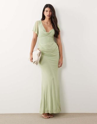 Asos Robe longue drap&eacute;e en tulle &agrave; manches asym&eacute;triques - Vert sauge