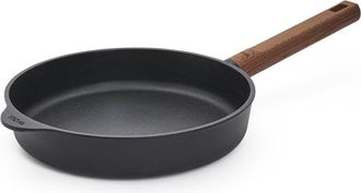 Woll Eco Logic QXR Guss-Flachpfanne - Induktiv -, Ø 24 cm, 5 cm hoch, mit festem nachhaltigem Holzstiel - Geeignet für alle Herdarten, PFAS-frei, Antihaft-