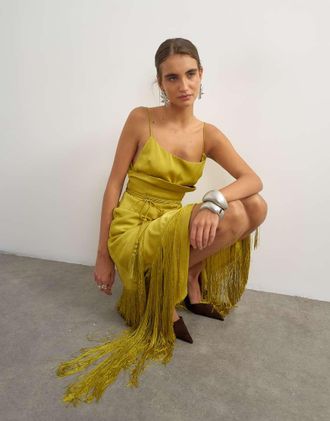 Topshop robe longue corset en satin avec d&eacute;tail franges, olive-Pas de couleur