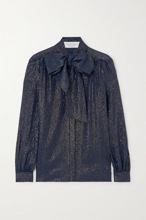 Michael Kors Bluse Aus Metallic-seidenchiffon Mit Nadelstreifen Und Einer Schluppe - Blau