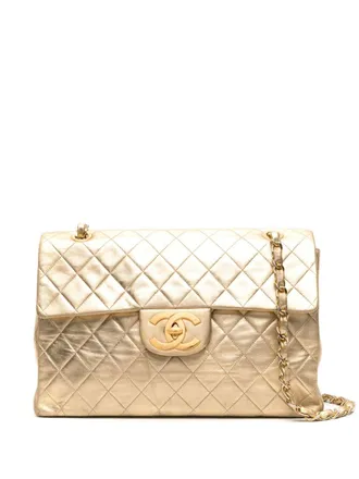 Chanel sac porté épaule Jumbo Classic Flap (1991)