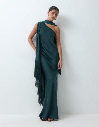 Asos schulterfreies Maxikleid aus Satin mit Fransen und Schal in Dunkelgr&uuml;n-Blau