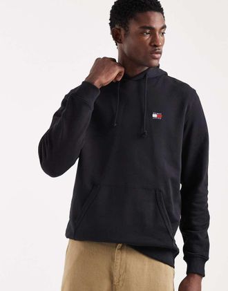 Tommy Jeans Kapuzenpullover in Schwarz mit Logo-Aufn&auml;her