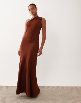 Vila Robe mi-longue asym&eacute;trique pr&egrave;s du corps - Marron clair