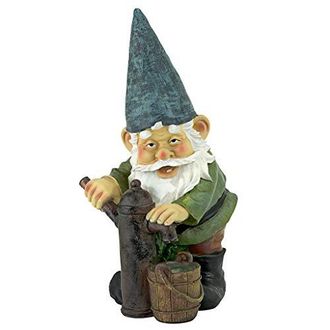 Design Toscano Wasserpumpen Pete, Gartenzwerg Statue, Handgegossen mit echtem Steinsplitt, Vollfarbig, Freestanding, Outdoor, Zeitgenössisch, Gnomes, Pete, Gartenzwe