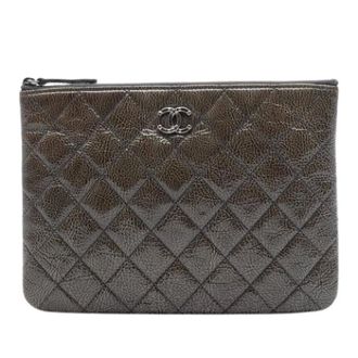 Chanel Sac bandouli&egrave;re matelass&eacute; en cuir verni Pre-owned - Femme - Pre-owned - Gris - Taille: ONE Size