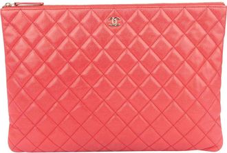 Chanel Crossbody Bags - Chanel Quilted Caviar Leather CC Clutch - Gr. unisize - in Gold - f&uuml;r Damen