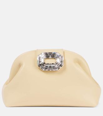 Amina Muaddi Verzierte Clutch Camelia aus Leder