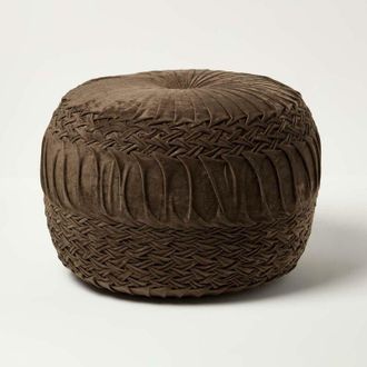 Homescapes Homescapes - Pouf rond Sofia en velours pliss&eacute;, Marron