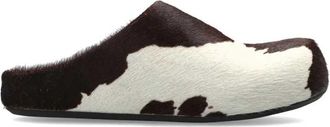 Marni Mules Fussbett en poils de veau &agrave; imprim&eacute; vache blanc et marron