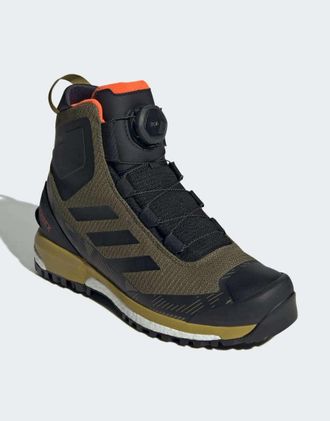 adidas Terrex Conrax Boa RAIN.RDY - Wanderschuhe in Focus Olive/Kern-Schwarz/Pul-Gr&uuml;n