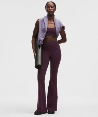 lululemon Groove Hose mit ausgestelltem Bein und hohem Bund aus Nulu Kurz f&uuml;r Frauen - Gr&ouml;&szlig;e 10 in Black Plum