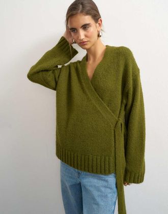 Topshop gestrickte Wickel-Strickjacke in kastiger Form mit Wolle in Moosgr&uuml;n